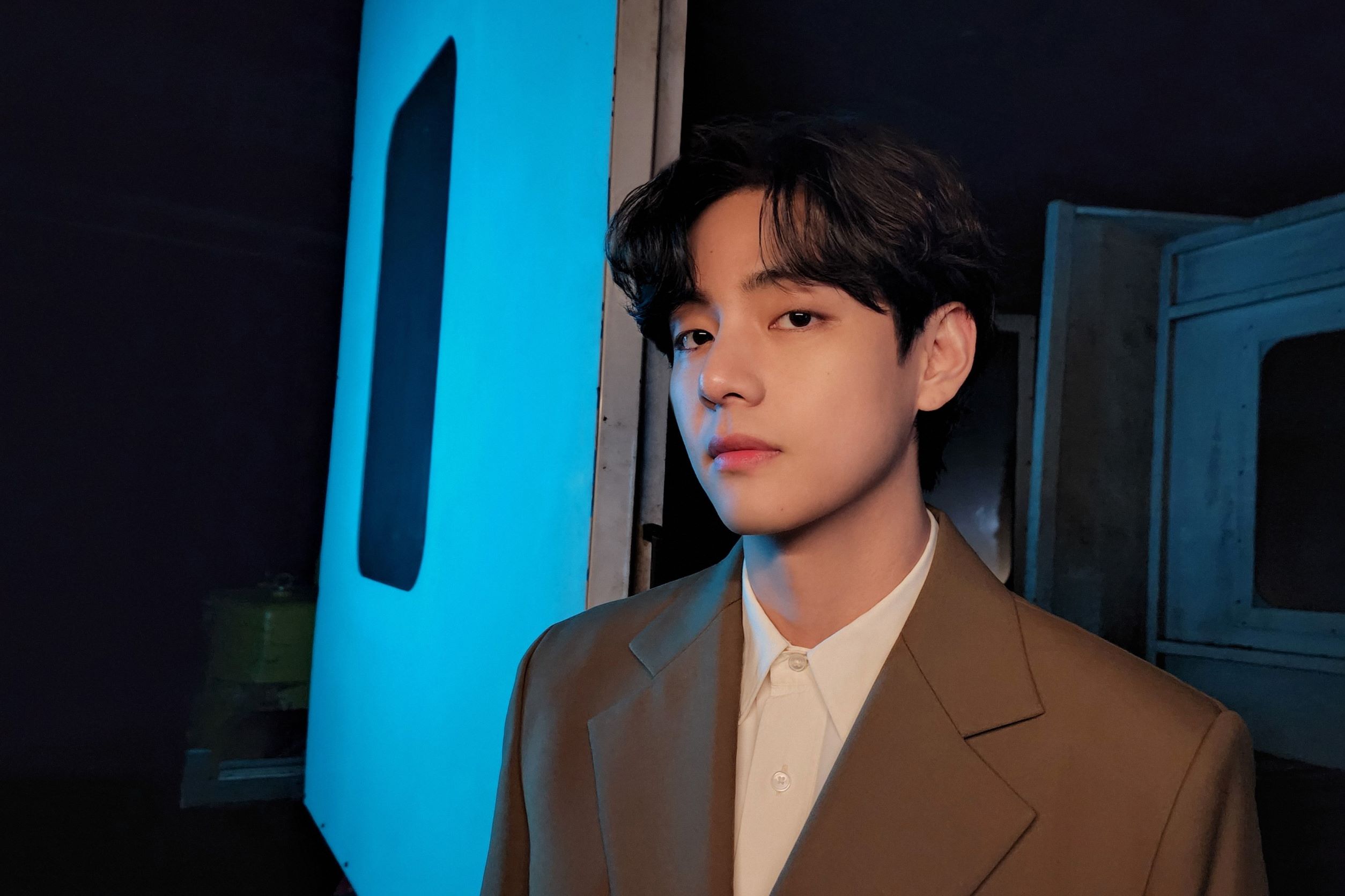 V BTS Positif Covid-19, ARMY: Get Well Soon Taehyung - Hariane.com