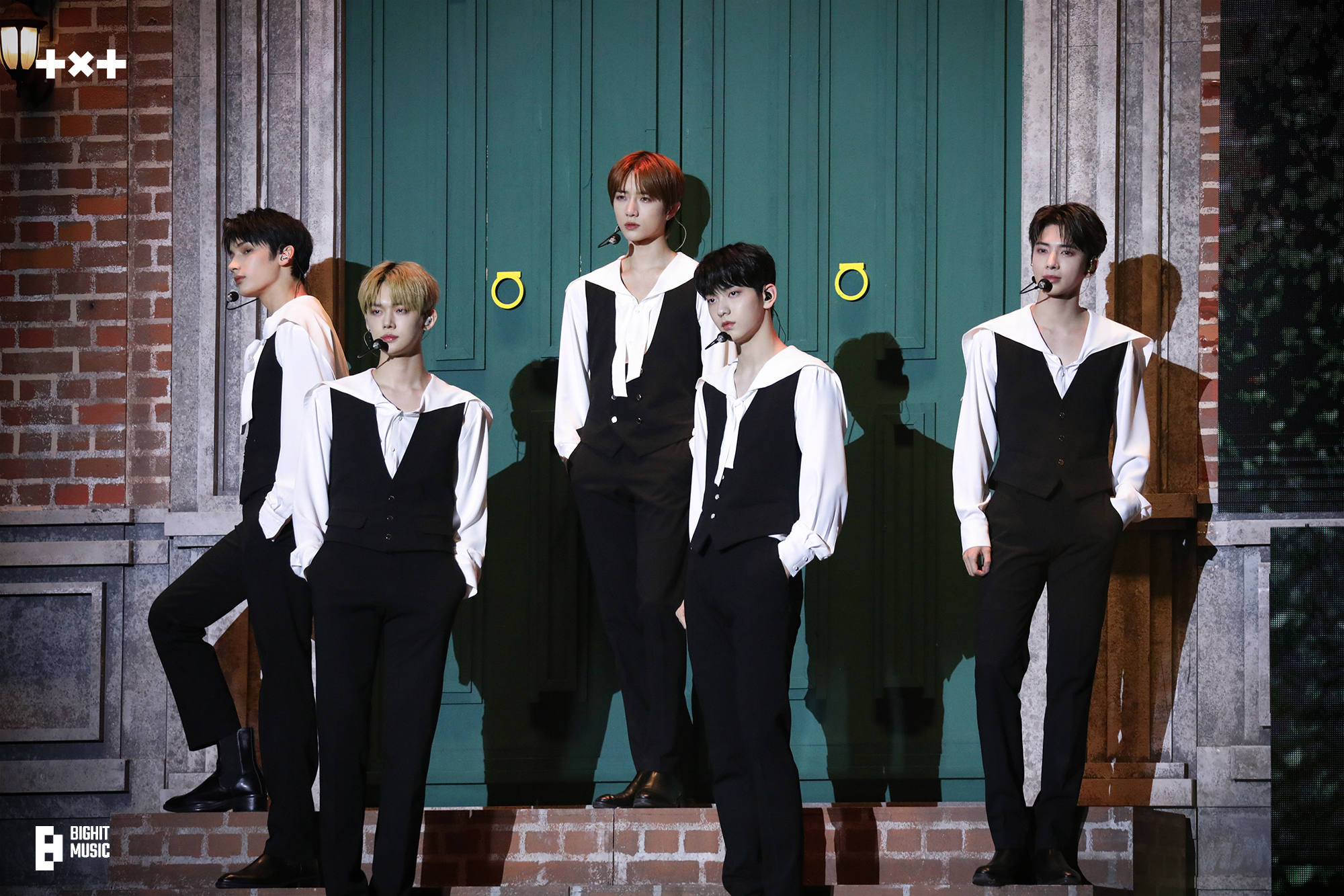 BIGHIT MUSIC Konfirmasi: TXT Akan Comeback Awal Mei 2022 - Hariane.com