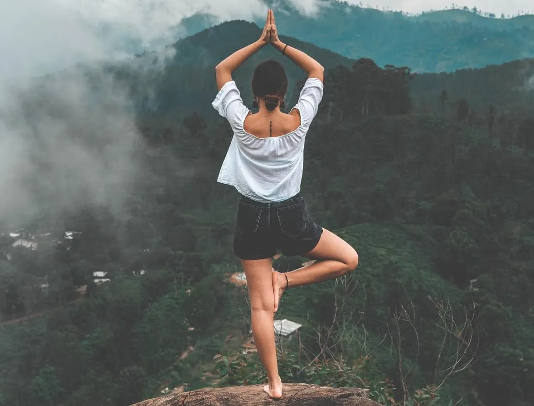 Cara Mengatasi Sakit Kepala dengan Melakukan 8 Pose Yoga Berikut: Ada ...