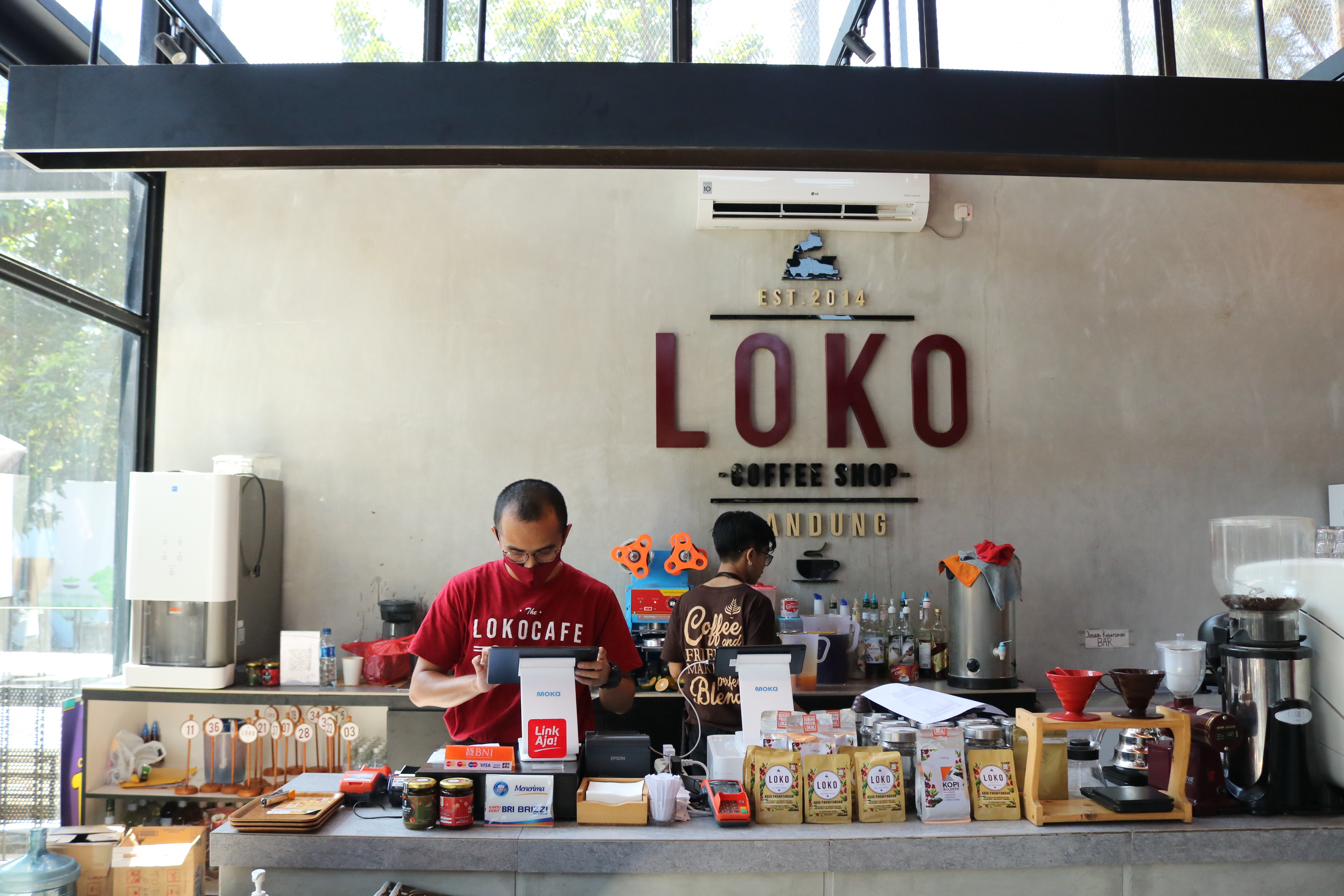 Loko Coffee Shop, Tempat Nongkrong Kekinian di Bandung - Hariane.com