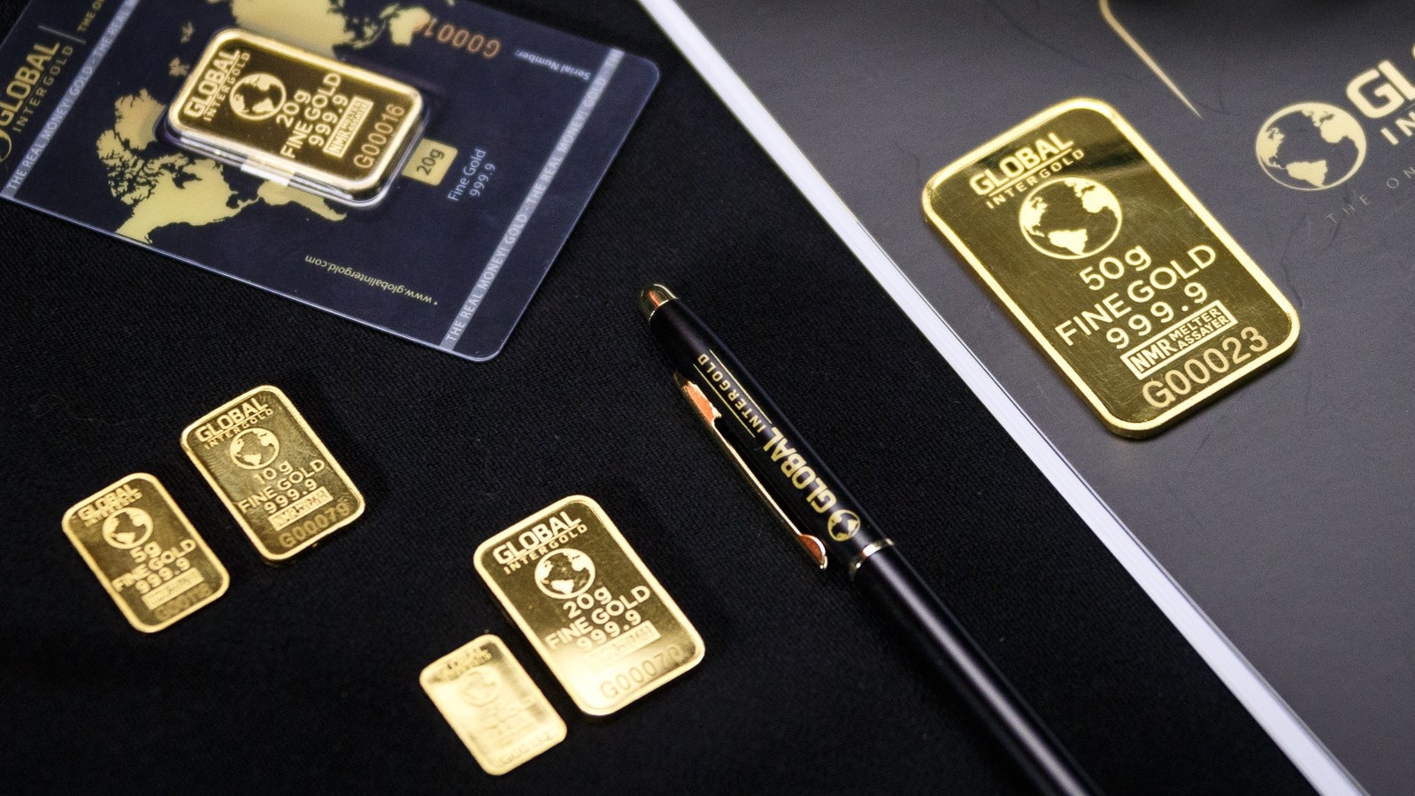 Harga Emas Antam Hari ini Sabtu 25 Februari 2023 Turun Rp 4000 Per Gram ...