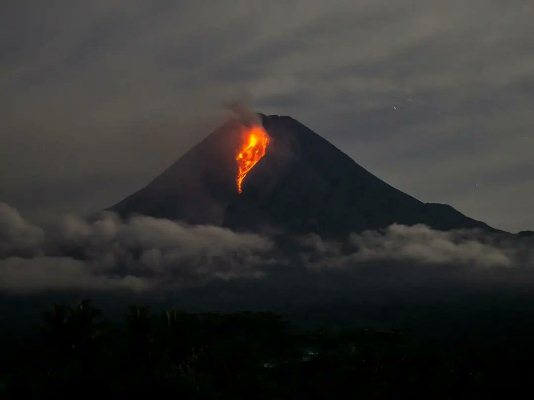 Abu Vulkanik Merapi Tutupi Beberapa Wilayah DIY dan Jateng, Begini ...