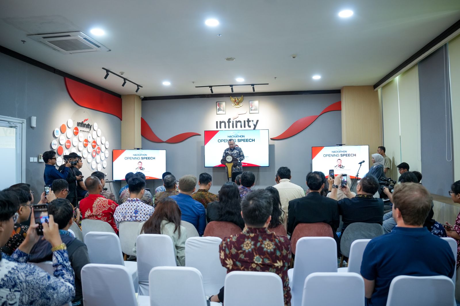 Kementerian Ekraf dan OJK Luncurkan OJK-Ekraf Hackathon 2025, Apa Itu ...