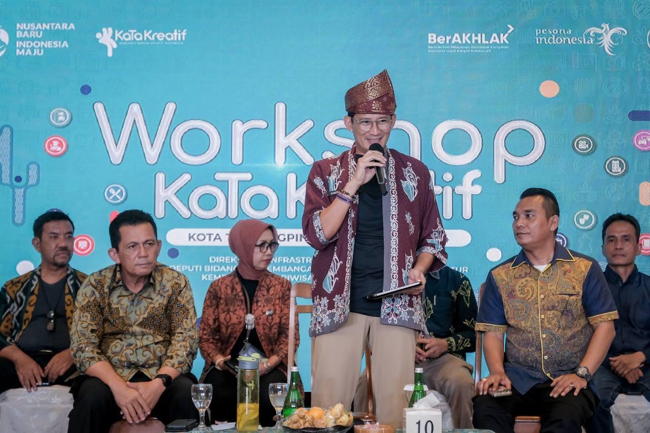 Sandiaga Uno Kenakan Batik Gonggong, Berharap Produk Ekraf Kepulauan Riau Semakin Dikenal ...
