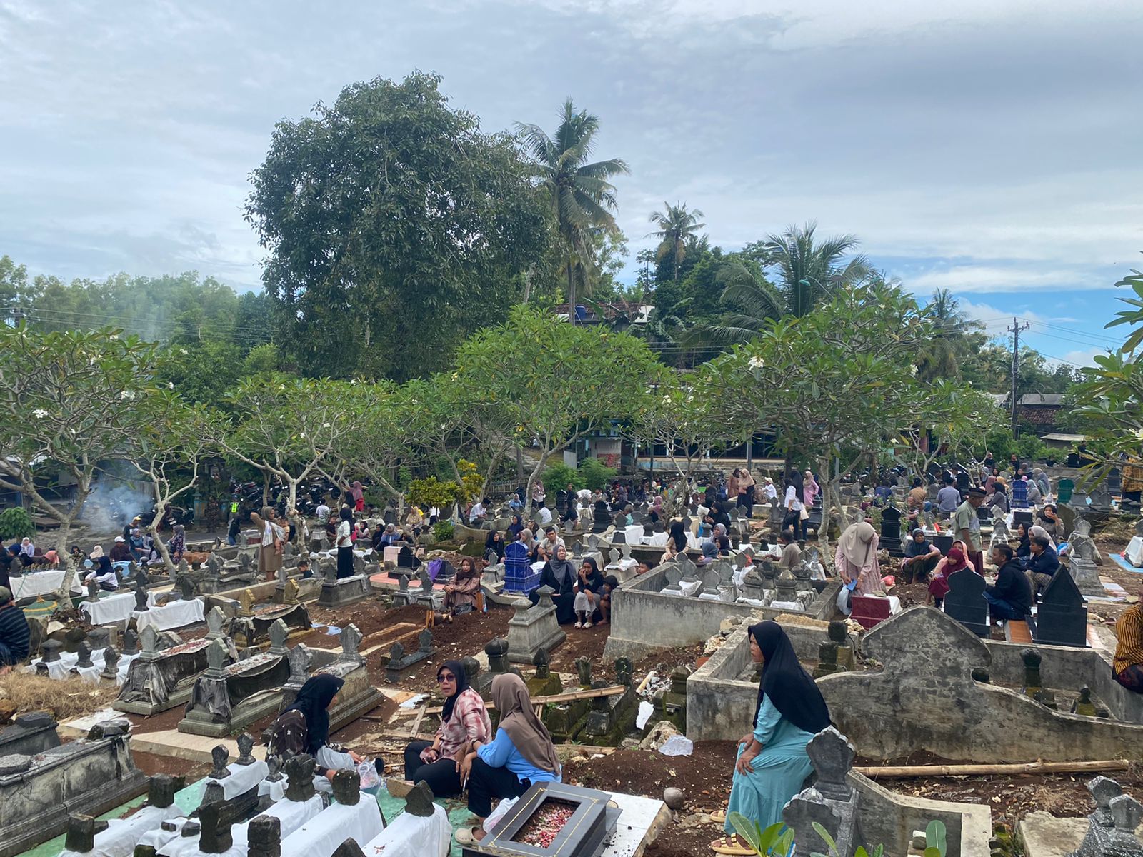 Nisfu Syaban dan Sambut Bulan Ramadhan, Ribuan Warga Gunungkidul Ziarah ...