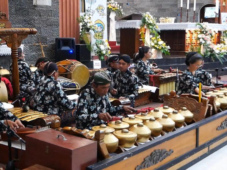 Lantunan Gamelan Iringi Misa Natal di Gereja Santo Petrus Kanisius ...