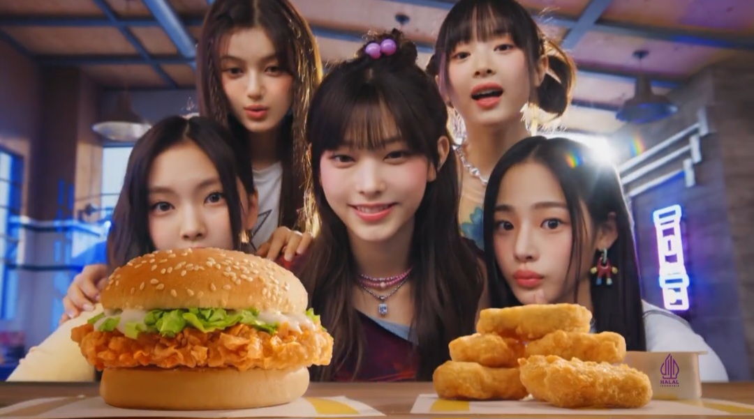 Daftar Harga Menu Mcd x New Jeans, Gratis Merch yang Berbeda di Tiap ...