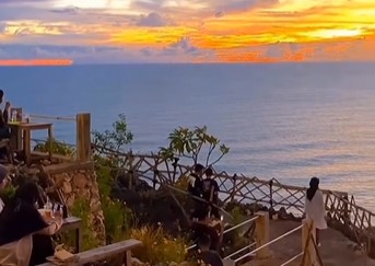 Sunset di Shoka Bukit Senja Jogja: Lokasi, Harga Tiket, Hingga ...