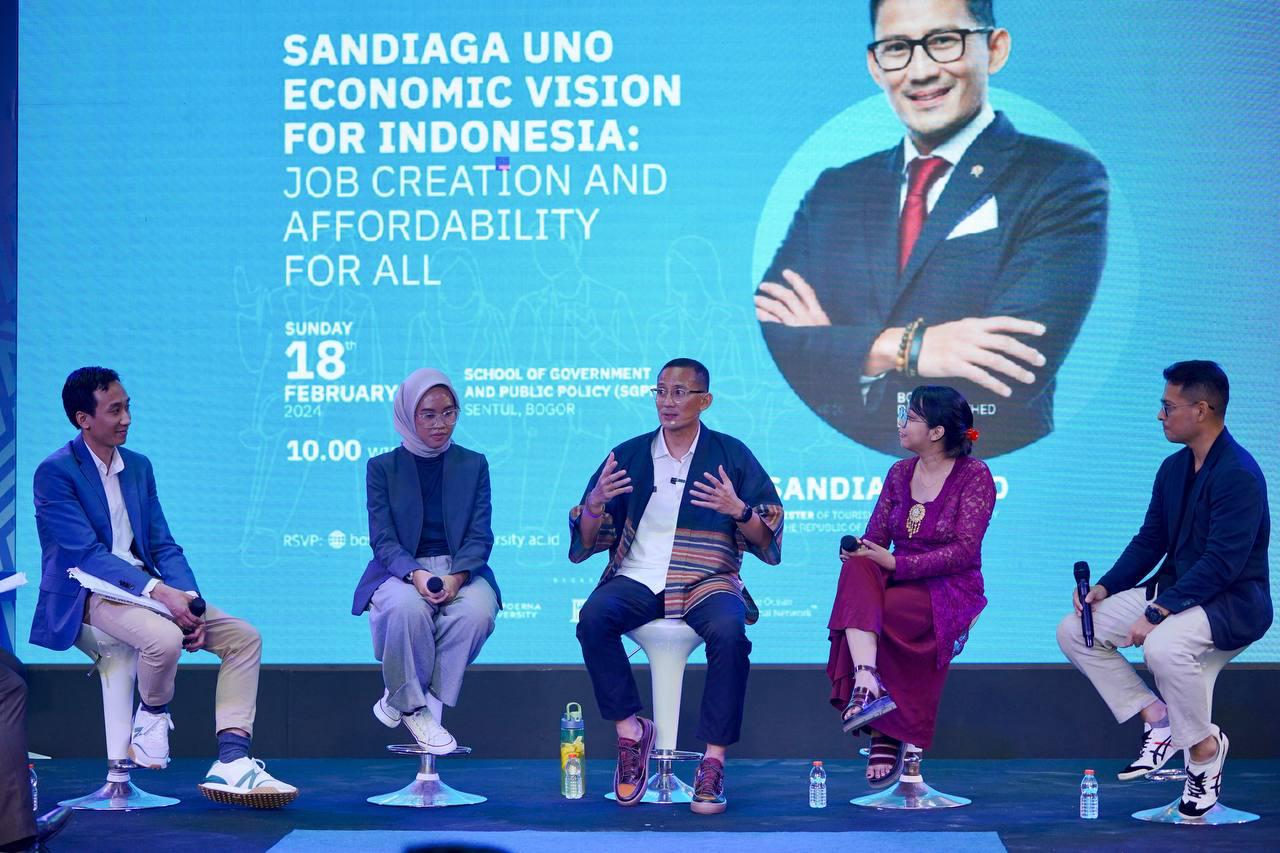 Menparekraf Sandiaga Uno Dorong Inovasi Anak Muda Ciptakan Produk Kreatif - Hariane.com